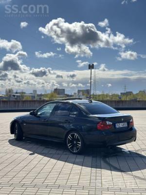 Black BMW 320 2007 in Riga, with an engine capacity of 2.00 L and mileage of 470 thousand km for 4500 €, photo 2 on AUTOMOTO.COM.LV