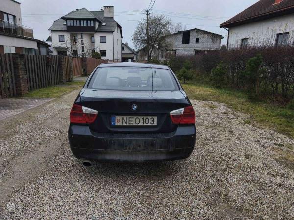 Black BMW 320 2007 in Vilnius, with an engine capacity of 2.00 L and mileage of 255 thousand km for 2250 €, photo 4 on AUTOMOTO.COM.LV