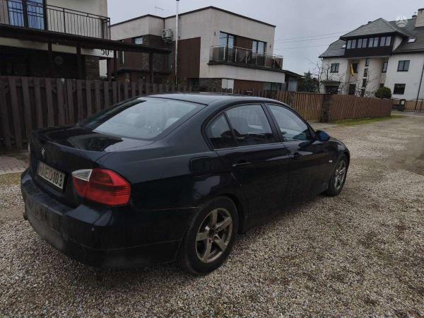 Black BMW 320 2007 in Vilnius, with an engine capacity of 2.00 L and mileage of 255 thousand km for 2250 €, photo 5 on AUTOMOTO.COM.LV