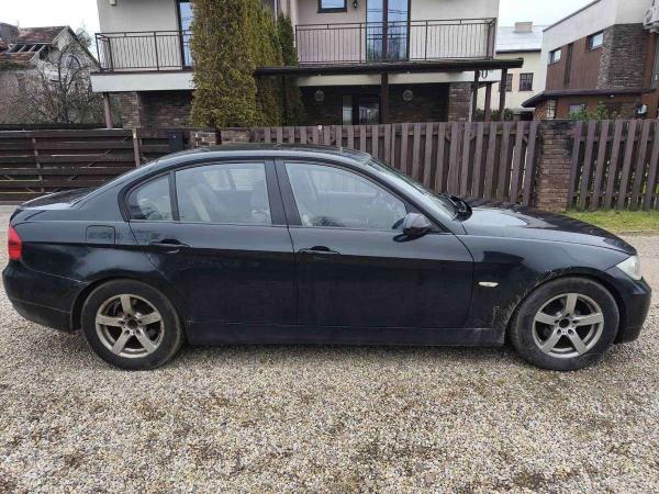 Black BMW 320 2007 in Vilnius, with an engine capacity of 2.00 L and mileage of 255 thousand km for 2250 €, photo 6 on AUTOMOTO.COM.LV