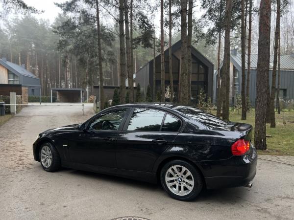 Melns BMW 320 2007 Viļņa, ar dzinēja tilpumu 2.00 L un nobraukumu 249 tūkst. km par 3149 €, foto 2 vietnē AUTOMOTO.COM.LV