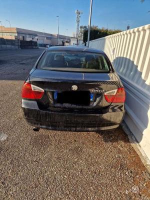 Melns BMW 320 2007 Tauragė, ar dzinēja tilpumu 2.00 L un nobraukumu 260 tūkst. km par 1600 €, foto 3 vietnē AUTOMOTO.COM.LV