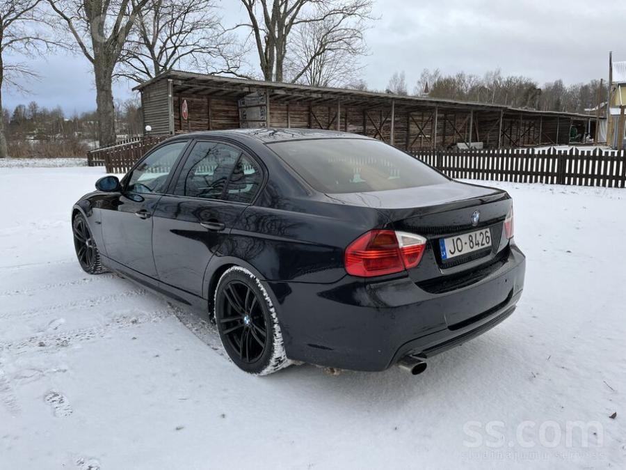 Melns BMW 320 2007 Valmiera, ar dzinēja tilpumu 2.00 L un nobraukumu 380 tūkst. km par 3990 €, foto 3 vietnē AUTOMOTO.COM.LV