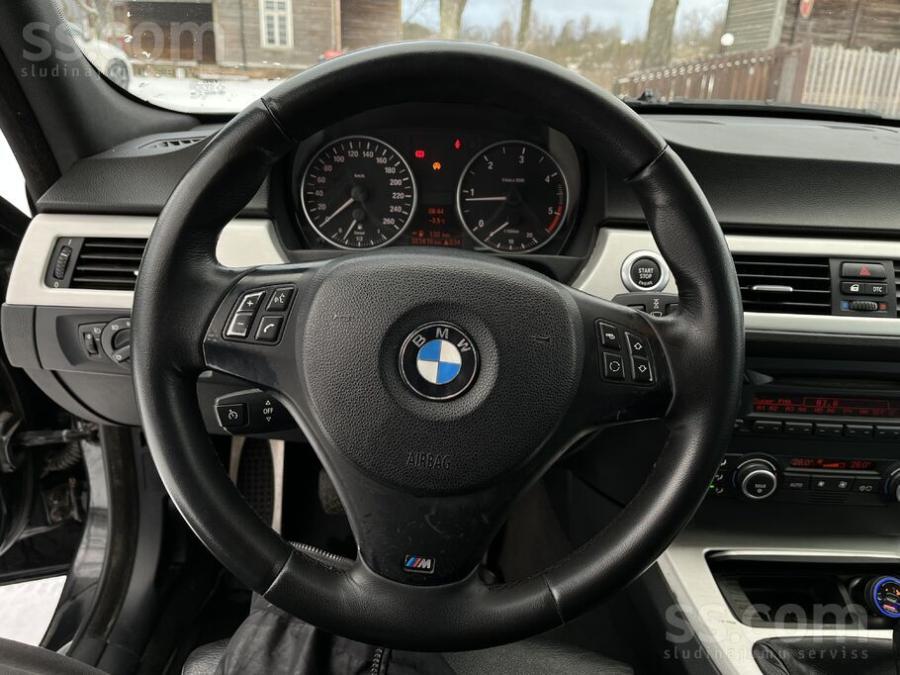 Melns BMW 320 2007 Valmiera, ar dzinēja tilpumu 2.00 L un nobraukumu 380 tūkst. km par 3990 €, foto 12 vietnē AUTOMOTO.COM.LV