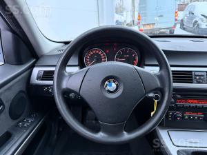 Black BMW 320 2007 in Riga, with an engine capacity of 2.00 L and mileage of 346 thousand km for 2900 €, photo 10 on AUTOMOTO.COM.LV