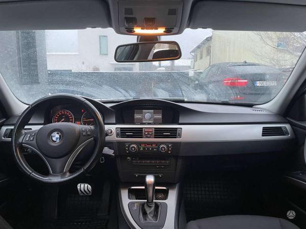 Black BMW 320 2007 in Vilnius, with an engine capacity of 2.00 L and mileage of 346 thousand km for 4400 €, photo 10 on AUTOMOTO.COM.LV