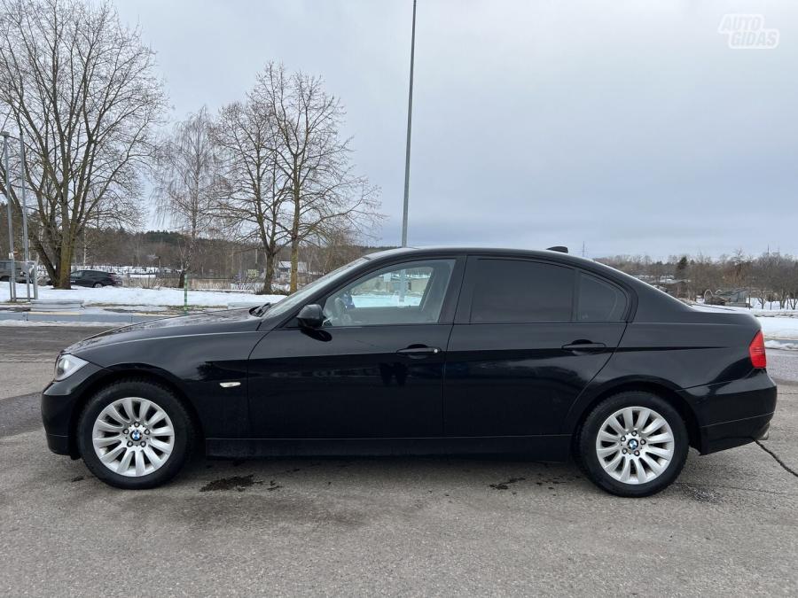 Melns BMW 320 2007 Kaišiadorys, ar dzinēja tilpumu 2.00 L un nobraukumu 340 tūkst. km par 2300 €, foto 7 vietnē AUTOMOTO.COM.LV
