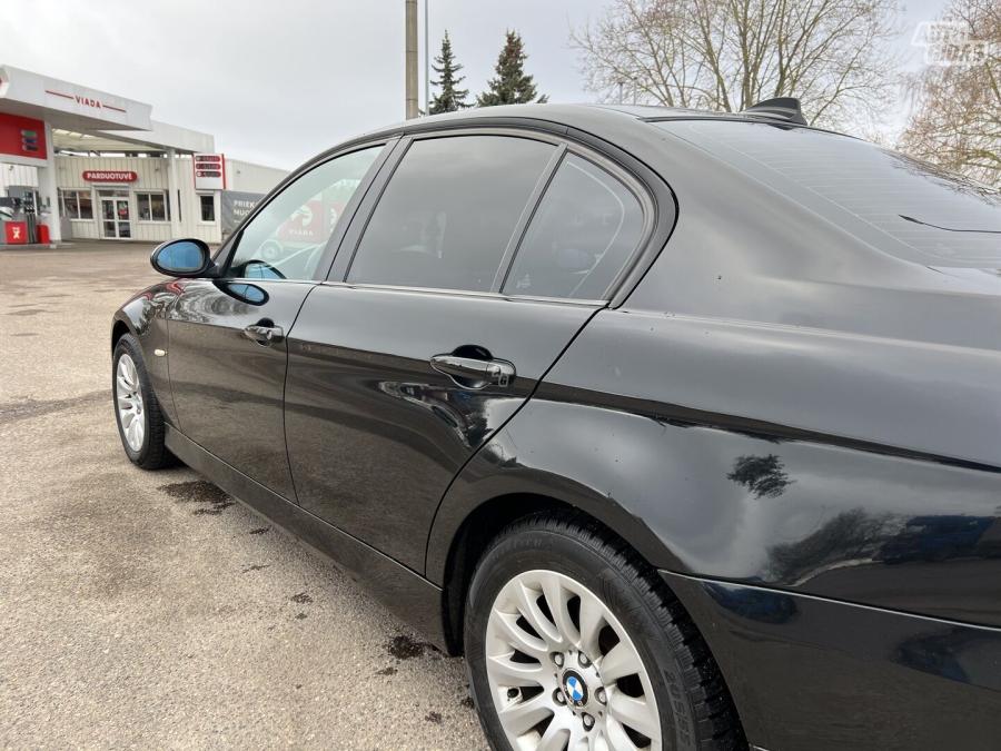 Melns BMW 320 2007 Kaišiadorys, ar dzinēja tilpumu 2.00 L un nobraukumu 340 tūkst. km par 2300 €, foto 13 vietnē AUTOMOTO.COM.LV