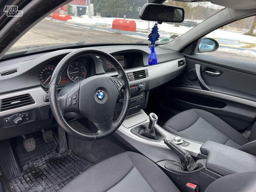 Melns BMW 320 2007 Kaišiadorys, ar dzinēja tilpumu 2.00 L un nobraukumu 340 tūkst. km par 2300 €, foto 16 vietnē AUTOMOTO.COM.LV