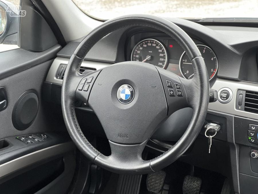 Melns BMW 320 2007 Kaišiadorys, ar dzinēja tilpumu 2.00 L un nobraukumu 340 tūkst. km par 2300 €, foto 23 vietnē AUTOMOTO.COM.LV