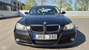 Black BMW 320 2007 in Jonava, with an engine capacity of 2.00 L and mileage of 289 thousand km for 3500 €, photo 4 on AUTOMOTO.COM.LV
