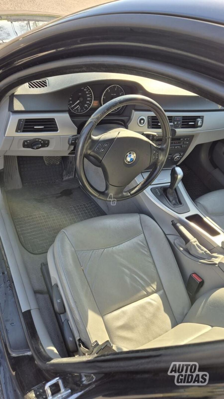 Black BMW 320 2007 in Jonava, with an engine capacity of 2.00 L and mileage of 289 thousand km for 3500 €, photo 12 on AUTOMOTO.COM.LV