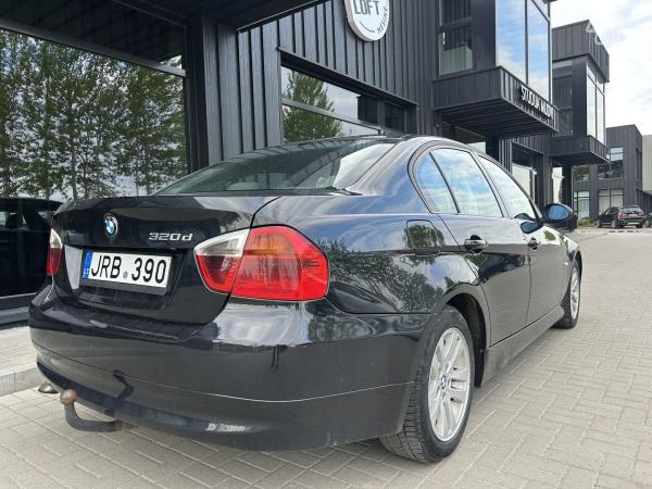 Black BMW 320 2007 in Kaunas, with an engine capacity of 2.00 L and mileage of 280 thousand km for 2850 €, photo 4 on AUTOMOTO.COM.LV