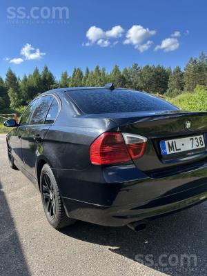 Black BMW 320 2007 in Daugavpils, with an engine capacity of 2.00 L and mileage of 335 thousand km for 4700 €, photo 5 on AUTOMOTO.COM.LV