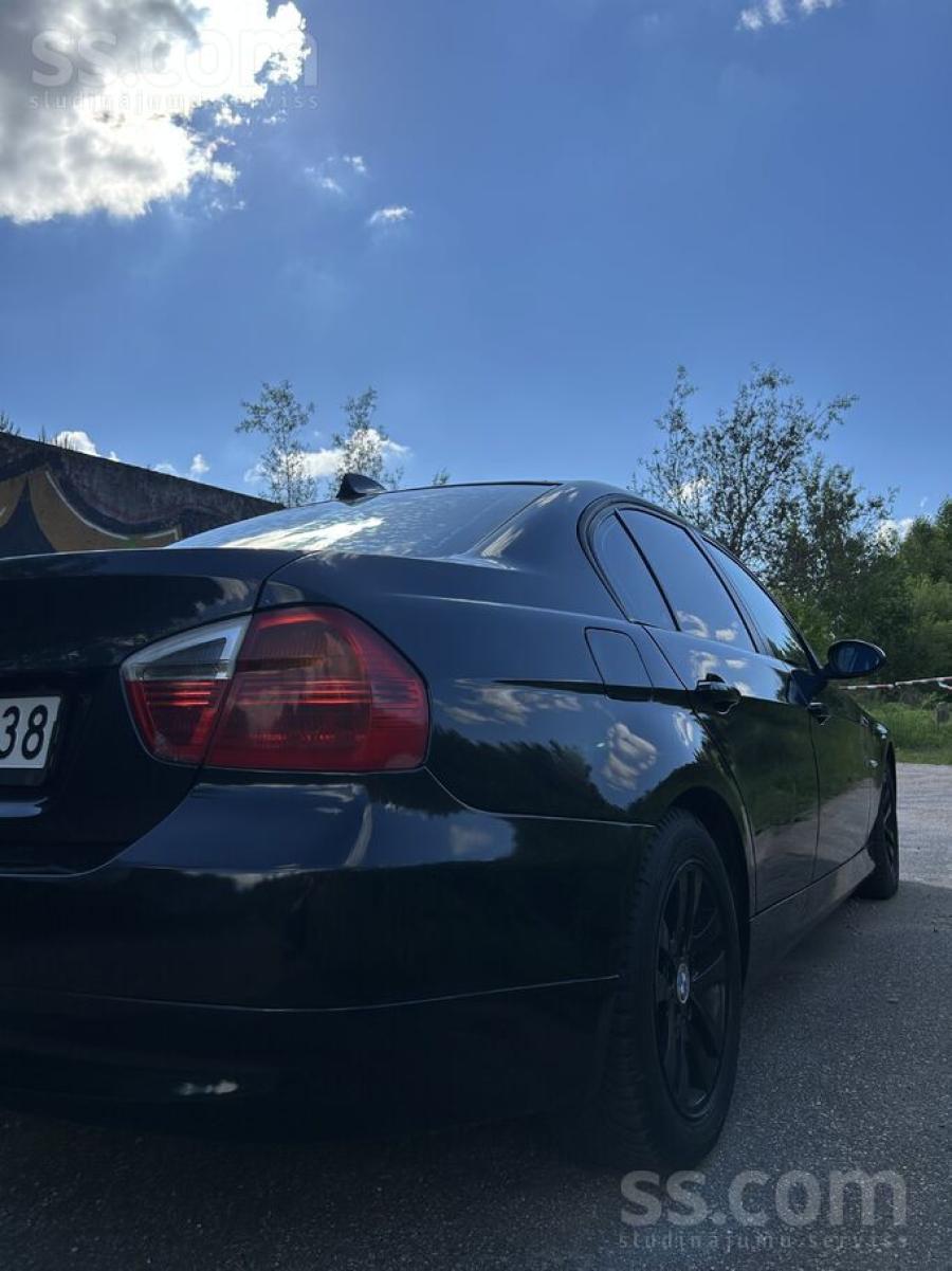 Black BMW 320 2007 in Daugavpils, with an engine capacity of 2.00 L and mileage of 335 thousand km for 4700 €, photo 7 on AUTOMOTO.COM.LV