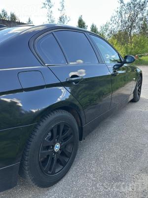 Black BMW 320 2007 in Daugavpils, with an engine capacity of 2.00 L and mileage of 335 thousand km for 4700 €, photo 8 on AUTOMOTO.COM.LV