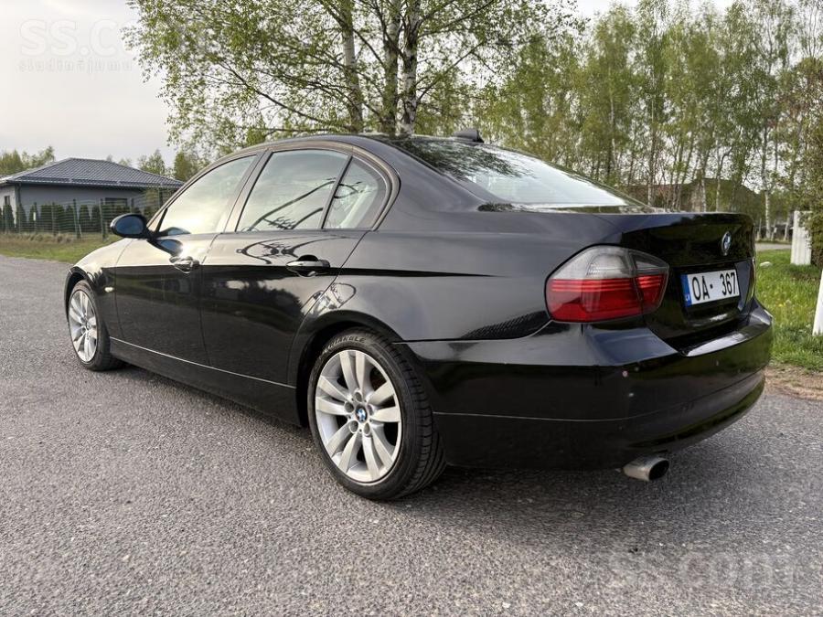 Black BMW 320 2007 in Riga, with an engine capacity of 2.00 L and mileage of 416 thousand km for 4500 €, photo 3 on AUTOMOTO.COM.LV