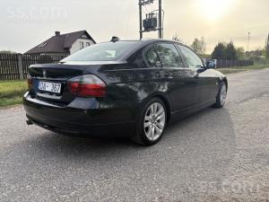 Black BMW 320 2007 in Riga, with an engine capacity of 2.00 L and mileage of 416 thousand km for 4500 €, photo 4 on AUTOMOTO.COM.LV