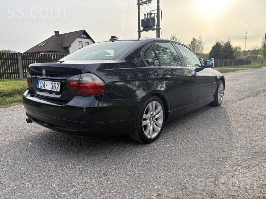 Black BMW 320 2007 in Riga, with an engine capacity of 2.00 L and mileage of 416 thousand km for 4500 €, photo 4 on AUTOMOTO.COM.LV