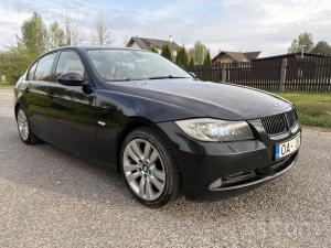 Black BMW 320 2007 in Riga, with an engine capacity of 2.00 L and mileage of 416 thousand km for 4500 €, photo 5 on AUTOMOTO.COM.LV