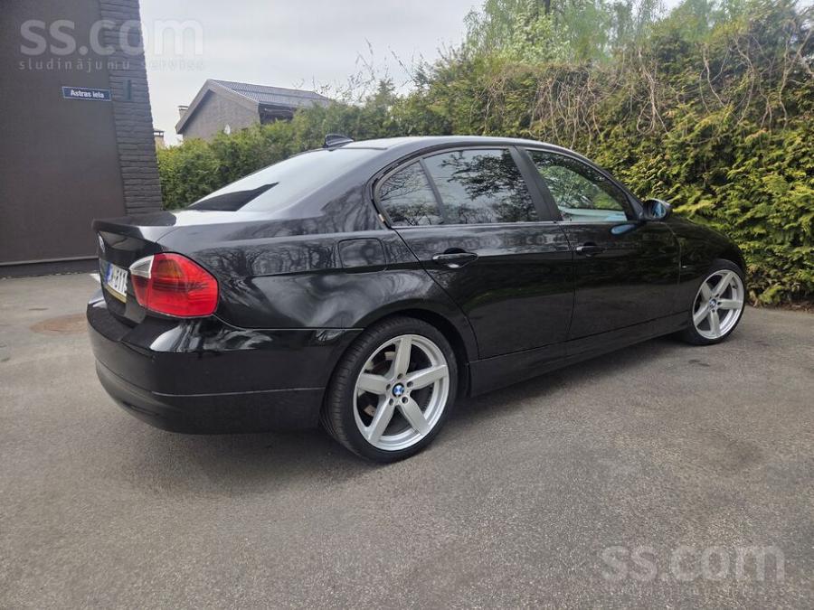 Melns BMW 320 2007 Rīga, ar dzinēja tilpumu 2.00 L un nobraukumu 0 tūkst. km par 4500 €, foto 4 vietnē AUTOMOTO.COM.LV