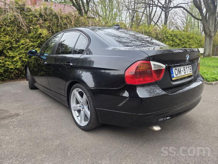 Melns BMW 320 2007 Rīga, ar dzinēja tilpumu 2.00 L un nobraukumu 0 tūkst. km par 4500 €, foto 5 vietnē AUTOMOTO.COM.LV