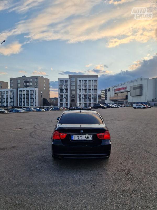 Melns BMW 320 2007 Viļņa, ar dzinēja tilpumu 2.00 L un nobraukumu 420 tūkst. km par 3350 €, foto 4 vietnē AUTOMOTO.COM.LV
