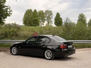 Melns BMW 320 2007 Rīga, ar dzinēja tilpumu 2.00 L un nobraukumu 426 tūkst. km par 4400 €, foto  vietnē AUTOMOTO.COM.LV