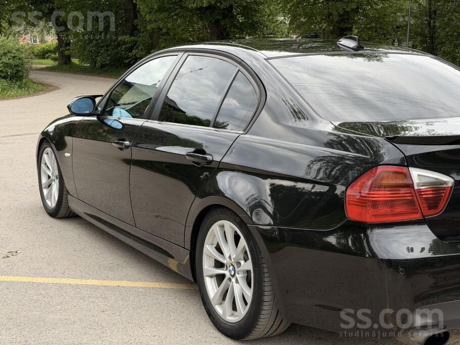 Black BMW 320 2007 in Riga, with an engine capacity of 2.00 L and mileage of 426 thousand km for 4400 €, photo 8 on AUTOMOTO.COM.LV