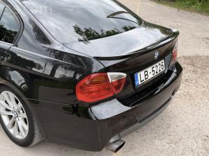 Black BMW 320 2007 in Riga, with an engine capacity of 2.00 L and mileage of 426 thousand km for 4400 €, photo 11 on AUTOMOTO.COM.LV