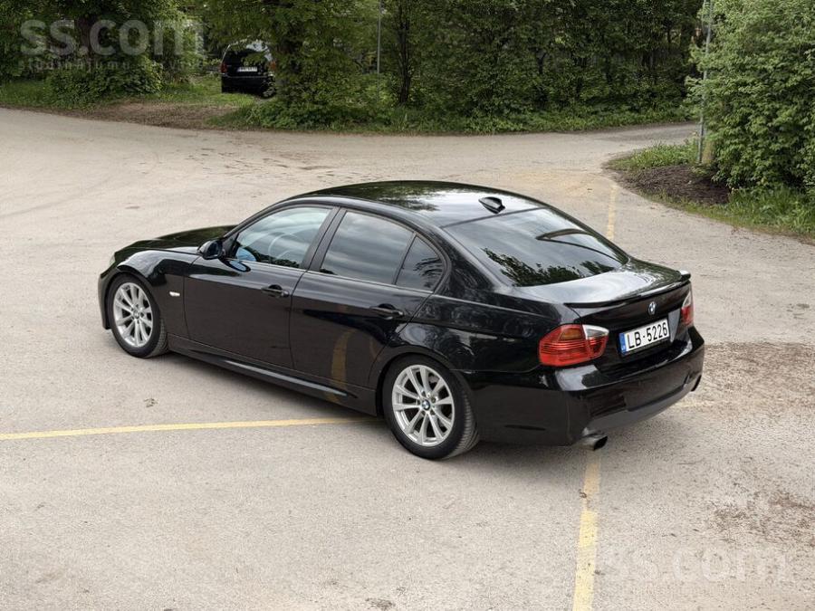 Black BMW 320 2007 in Riga, with an engine capacity of 2.00 L and mileage of 426 thousand km for 4400 €, photo 12 on AUTOMOTO.COM.LV