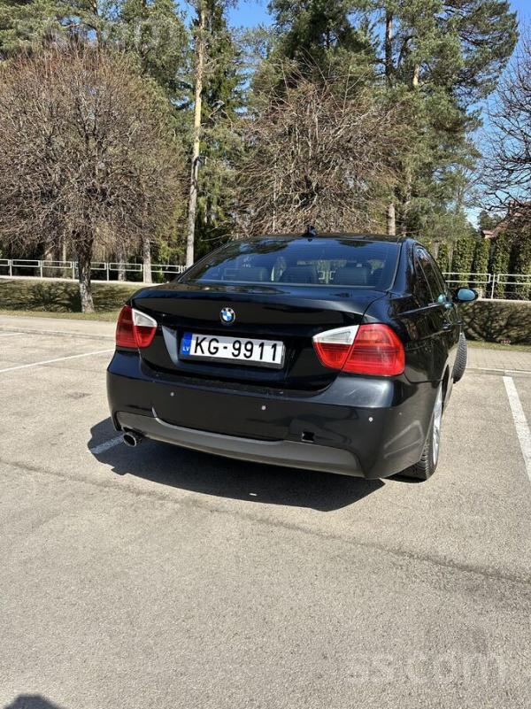 Black BMW 320 2007 in Ogre, with an engine capacity of 2.00 L and mileage of 305 thousand km for 3000 €, photo 4 on AUTOMOTO.COM.LV