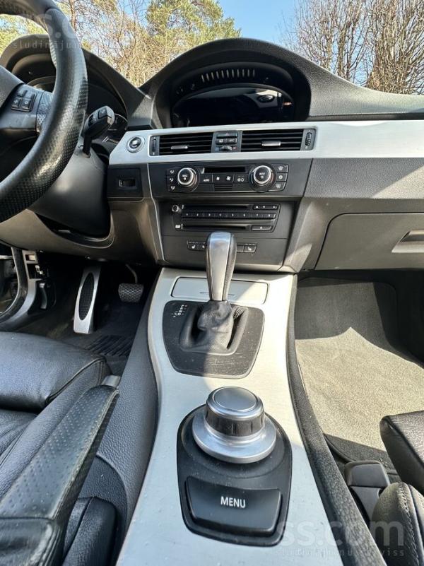 Black BMW 320 2007 in Ogre, with an engine capacity of 2.00 L and mileage of 305 thousand km for 3000 €, photo 10 on AUTOMOTO.COM.LV