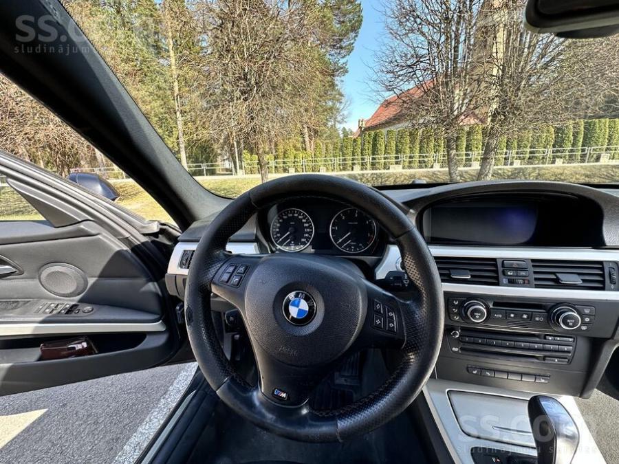 Black BMW 320 2007 in Ogre, with an engine capacity of 2.00 L and mileage of 305 thousand km for 3000 €, photo 12 on AUTOMOTO.COM.LV
