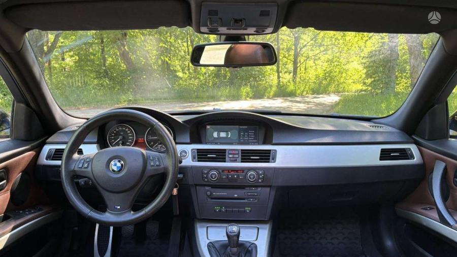 Black BMW 320 2007 in Vilnius, with an engine capacity of 2.00 L and mileage of 275 thousand km for 4800 €, photo 12 on AUTOMOTO.COM.LV