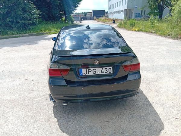 Melns BMW 320 2007 Kaišiadorys, ar dzinēja tilpumu 2.00 L un nobraukumu 498 tūkst. km par 3900 €, foto 9 vietnē AUTOMOTO.COM.LV