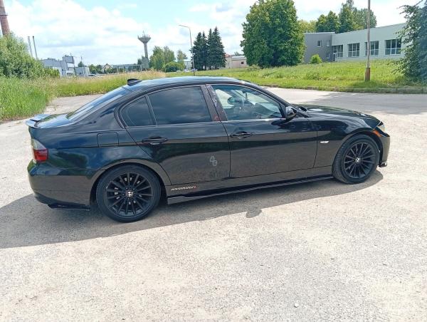 Melns BMW 320 2007 Kaišiadorys, ar dzinēja tilpumu 2.00 L un nobraukumu 498 tūkst. km par 3900 €, foto 10 vietnē AUTOMOTO.COM.LV