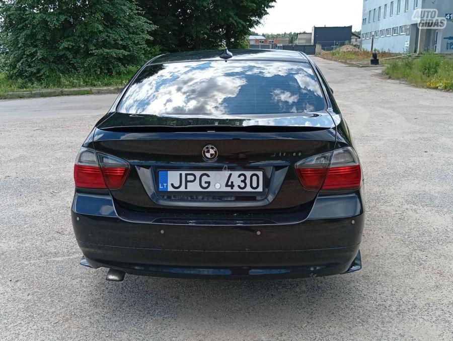 Black BMW 320 2007 in Kaisiadorys, with an engine capacity of 2.00 L and mileage of 498 thousand km for 3900 €, photo 12 on AUTOMOTO.COM.LV