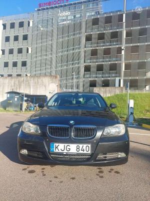 Melns BMW 320 2007 Viļņa, ar dzinēja tilpumu 2.00 L un nobraukumu 182 tūkst. km par 1000 €, foto 7 vietnē AUTOMOTO.COM.LV