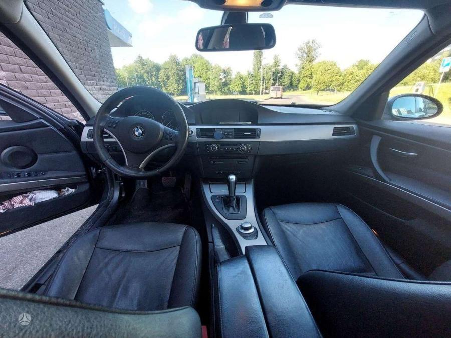 Melns BMW 320 2007 Viļņa, ar dzinēja tilpumu 2.00 L un nobraukumu 182 tūkst. km par 1000 €, foto 12 vietnē AUTOMOTO.COM.LV