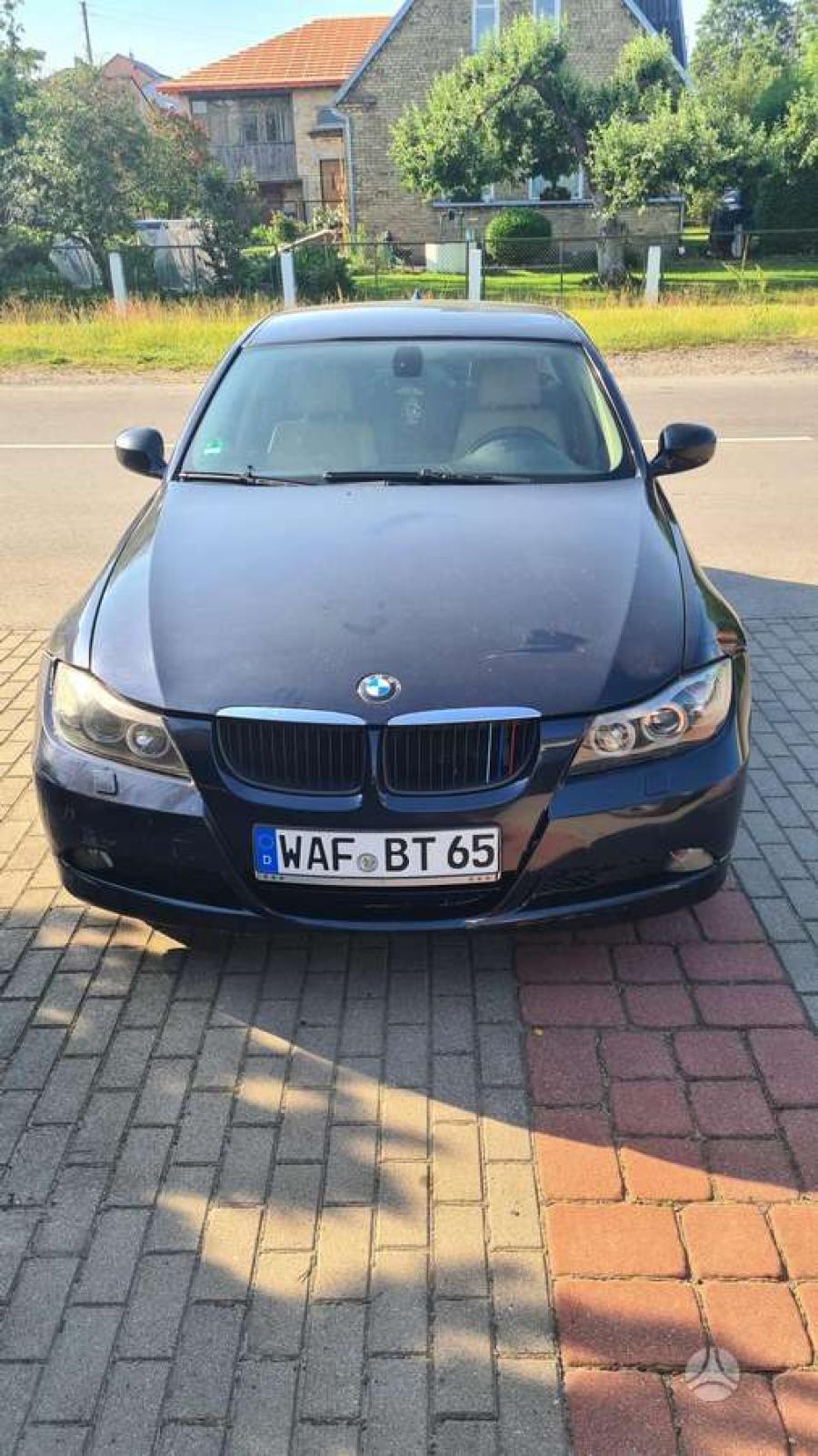 Black BMW 320 2007 in Siauliai, with an engine capacity of 2.00 L and mileage of 253 thousand km for 2400 €, photo 1 on AUTOMOTO.COM.LV