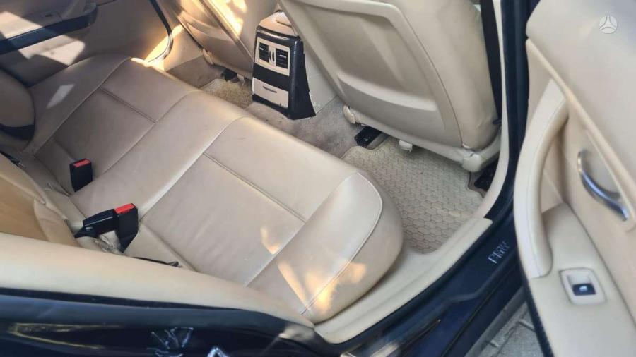 Black BMW 320 2007 in Siauliai, with an engine capacity of 2.00 L and mileage of 253 thousand km for 2400 €, photo 12 on AUTOMOTO.COM.LV