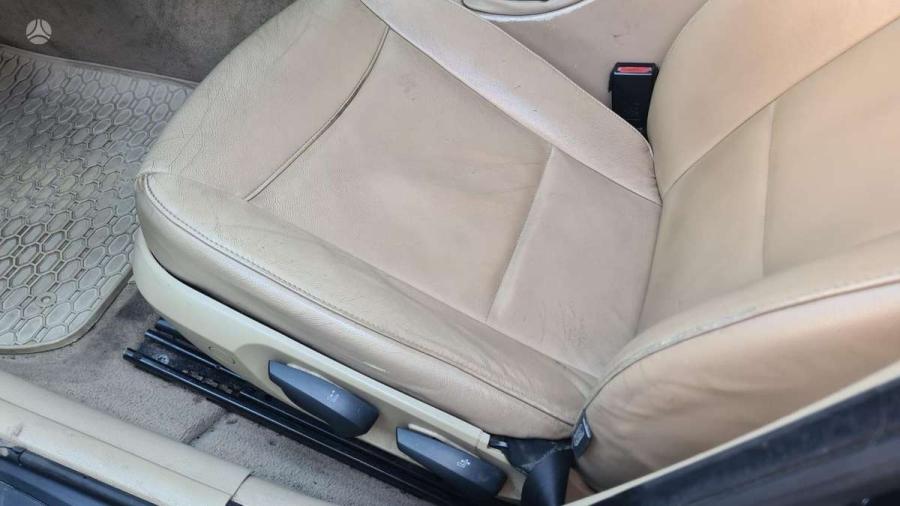 Black BMW 320 2007 in Siauliai, with an engine capacity of 2.00 L and mileage of 253 thousand km for 2400 €, photo 14 on AUTOMOTO.COM.LV