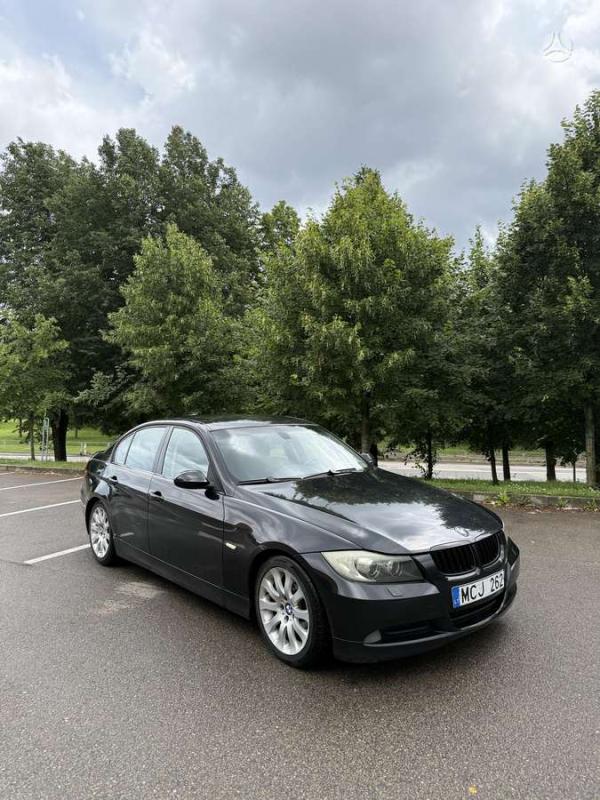 Melns BMW 320 2007 Kauņa, ar dzinēja tilpumu 2.00 L un nobraukumu 318 tūkst. km par 4000 €, foto 1 vietnē AUTOMOTO.COM.LV