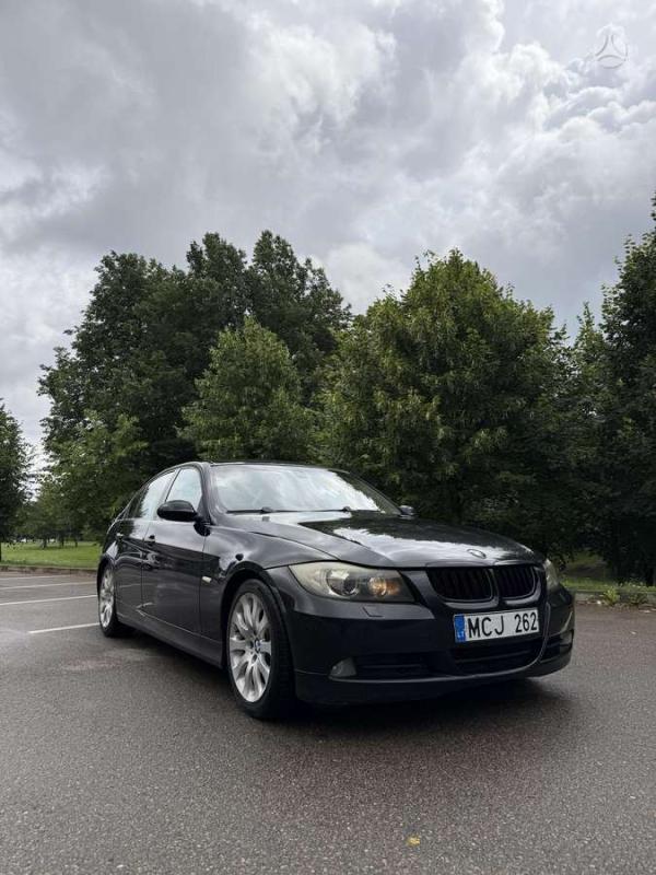 Melns BMW 320 2007 Kauņa, ar dzinēja tilpumu 2.00 L un nobraukumu 318 tūkst. km par 4000 €, foto 2 vietnē AUTOMOTO.COM.LV
