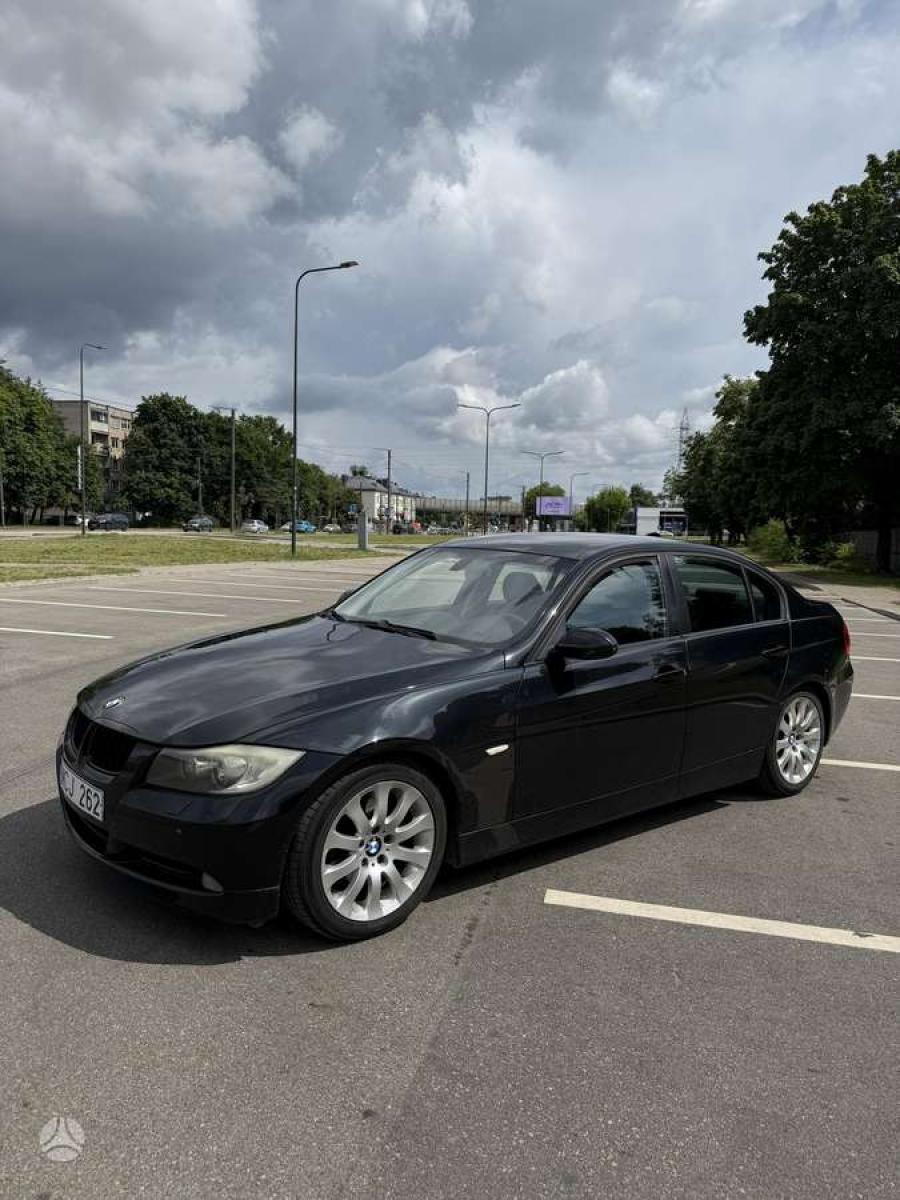Black BMW 320 2007 in Kaunas, with an engine capacity of 2.00 L and mileage of 318 thousand km for 4000 €, photo 8 on AUTOMOTO.COM.LV