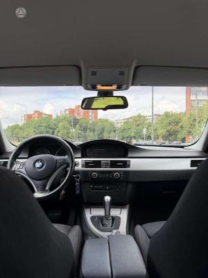 Black BMW 320 2007 in Kaunas, with an engine capacity of 2.00 L and mileage of 318 thousand km for 4000 €, photo 9 on AUTOMOTO.COM.LV