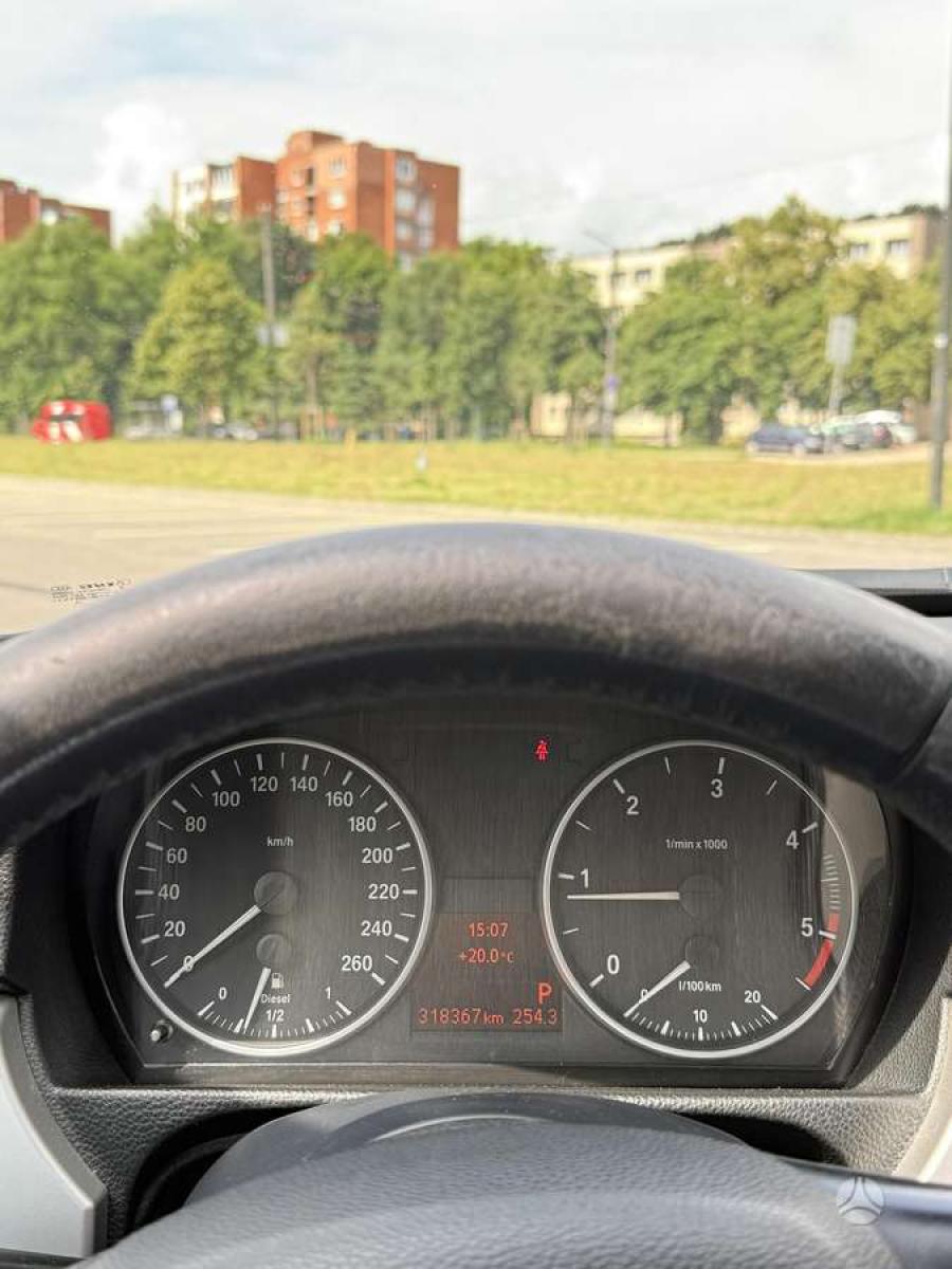 Black BMW 320 2007 in Kaunas, with an engine capacity of 2.00 L and mileage of 318 thousand km for 4000 €, photo 10 on AUTOMOTO.COM.LV