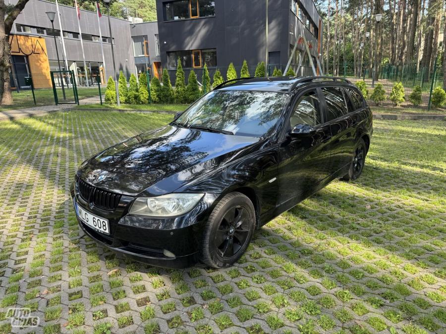 Black BMW 320 2007 in Kaunas, with an engine capacity of 2.00 L and mileage of 350 thousand km for 2950 €, photo 1 on AUTOMOTO.COM.LV