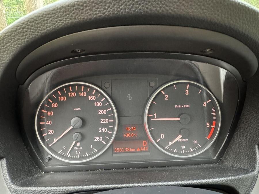 Black BMW 320 2007 in Kaunas, with an engine capacity of 2.00 L and mileage of 350 thousand km for 2950 €, photo 15 on AUTOMOTO.COM.LV